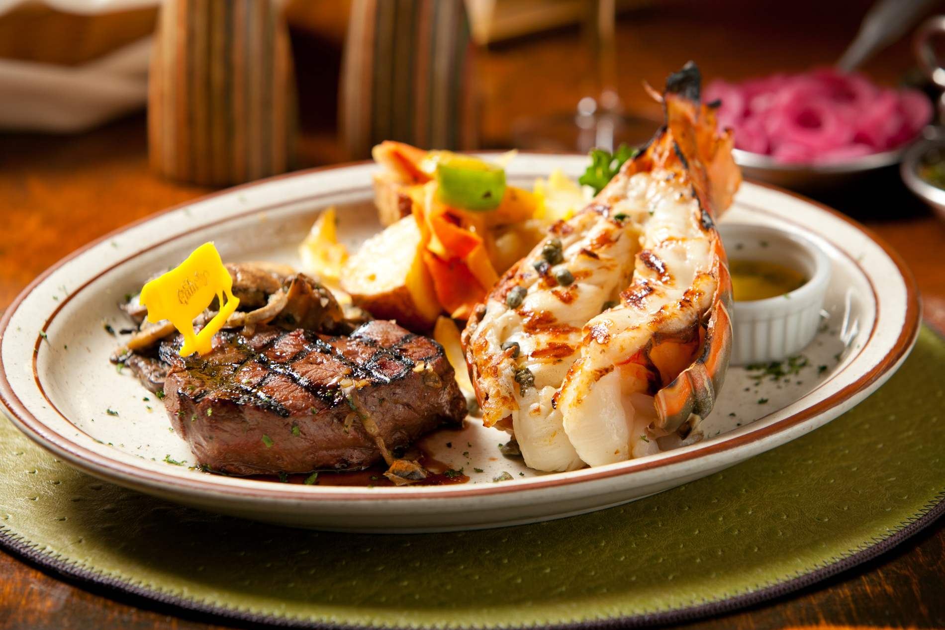 Aruba Restaurants - El Gaucho - VisitAruba.com