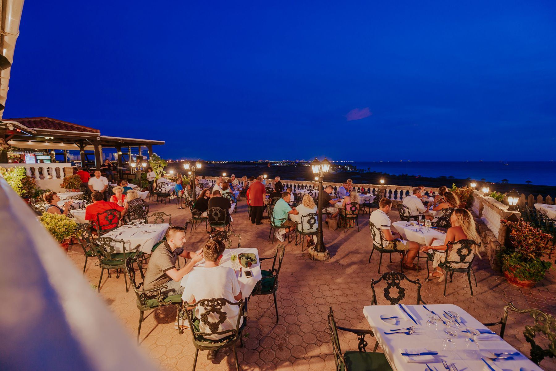 Aruba Restaurants - El Faro Blanco - VisitAruba.com